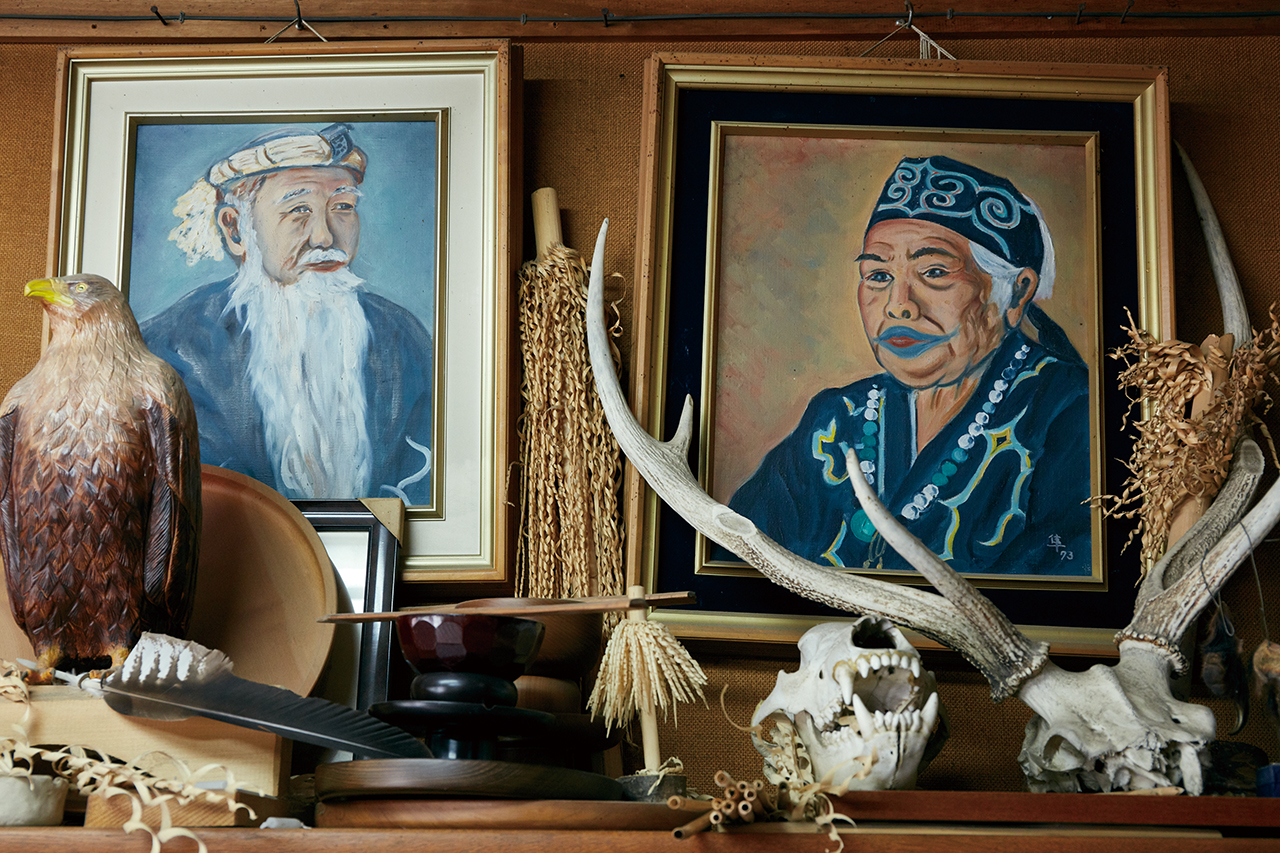 TONKORI Ainu String Instruments and Woodcarver Shigehiro Takano ...