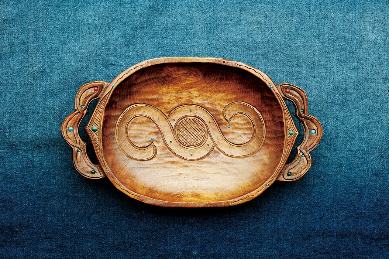 TONKORI Ainu String Instruments and Woodcarver Shigehiro Takano ...