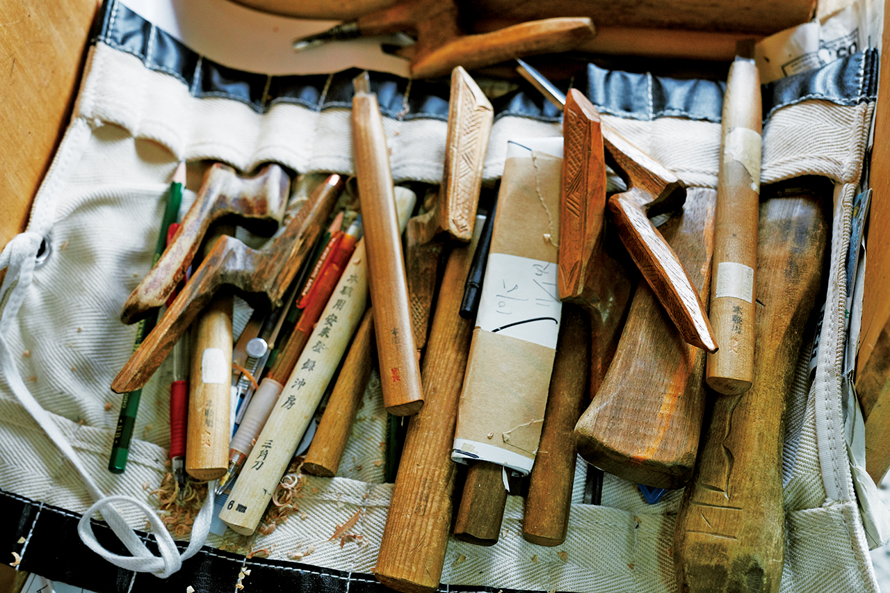 TONKORI Ainu String Instruments and Woodcarver Shigehiro Takano ...